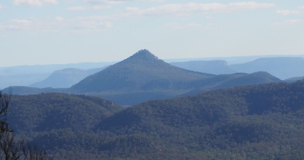 Tayan Pic (Mountains of Sydney)